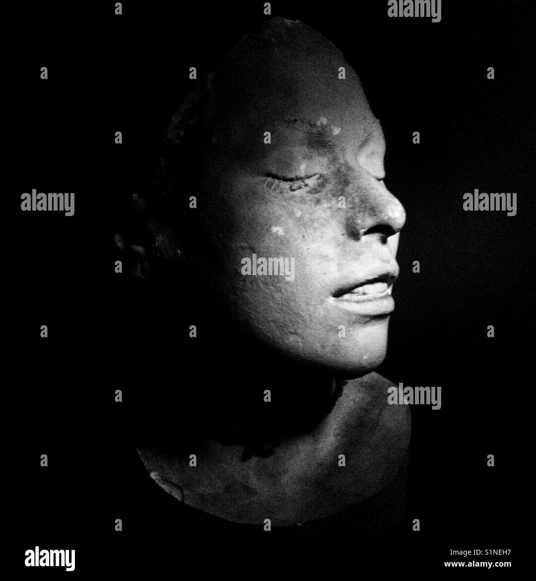 Plaster cast face hi-res stock photography and images - Alamy