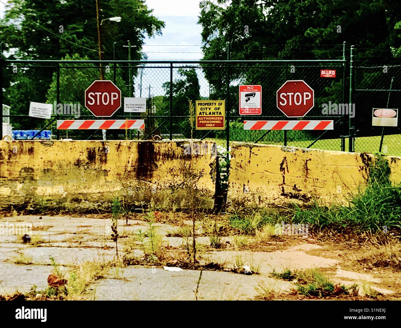 Blockade hi-res stock photography and images - Alamy