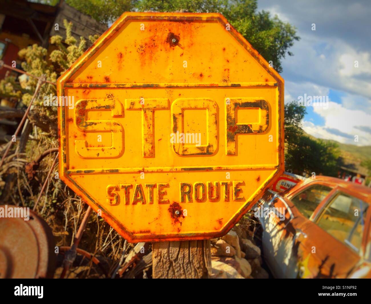 Sell signals hi-res stock photography and images - Alamy