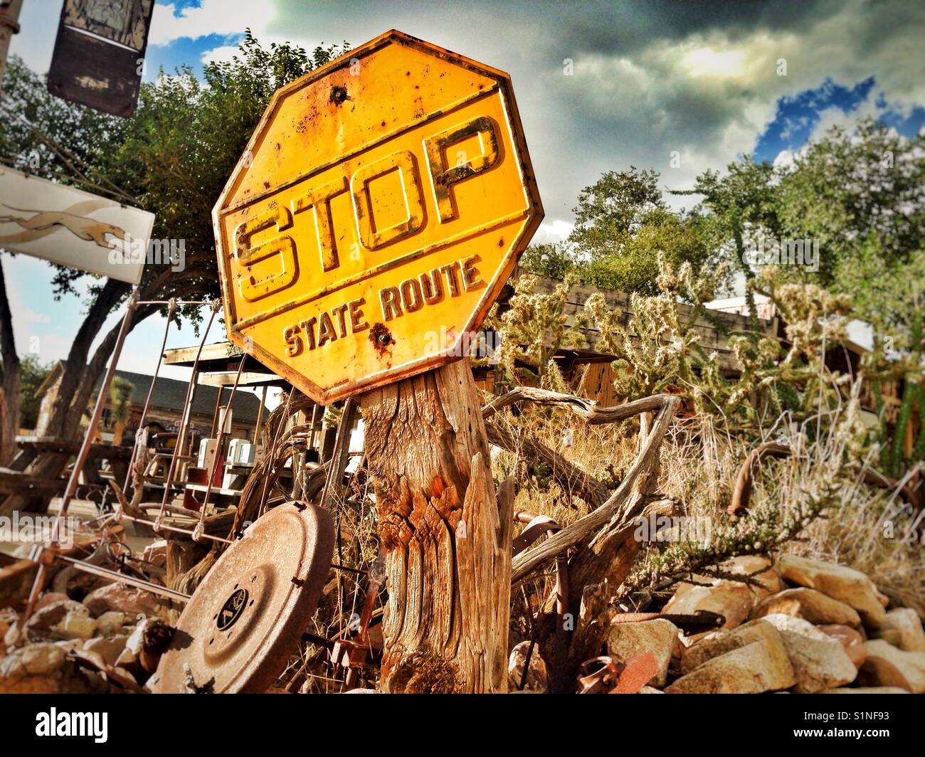 Stopping signal hi-res stock photography and images - Alamy