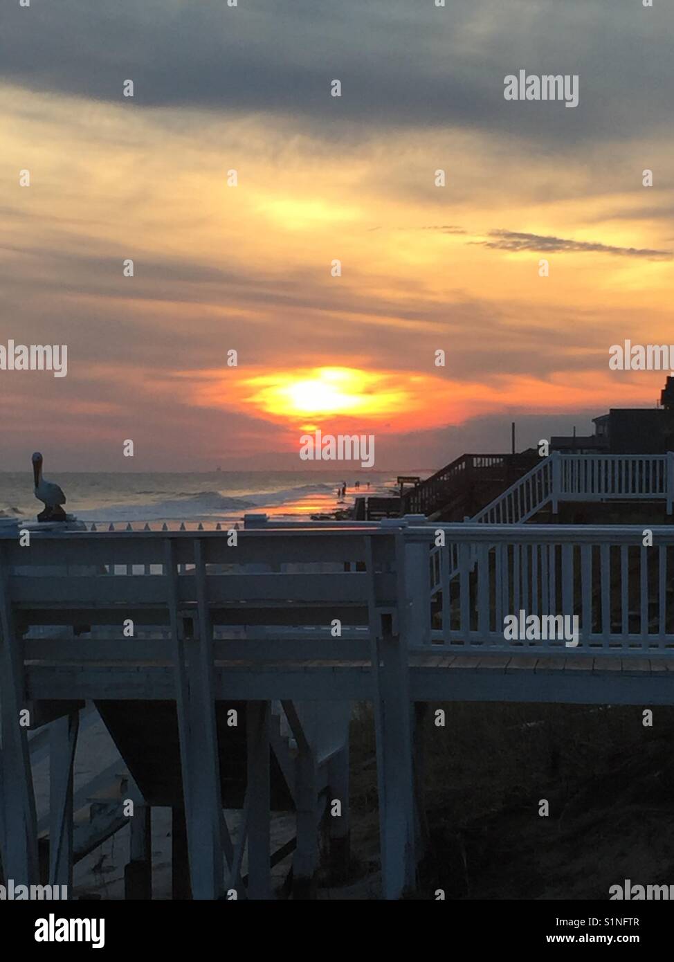 Deck beach house hi-res stock photography and images - Alamy