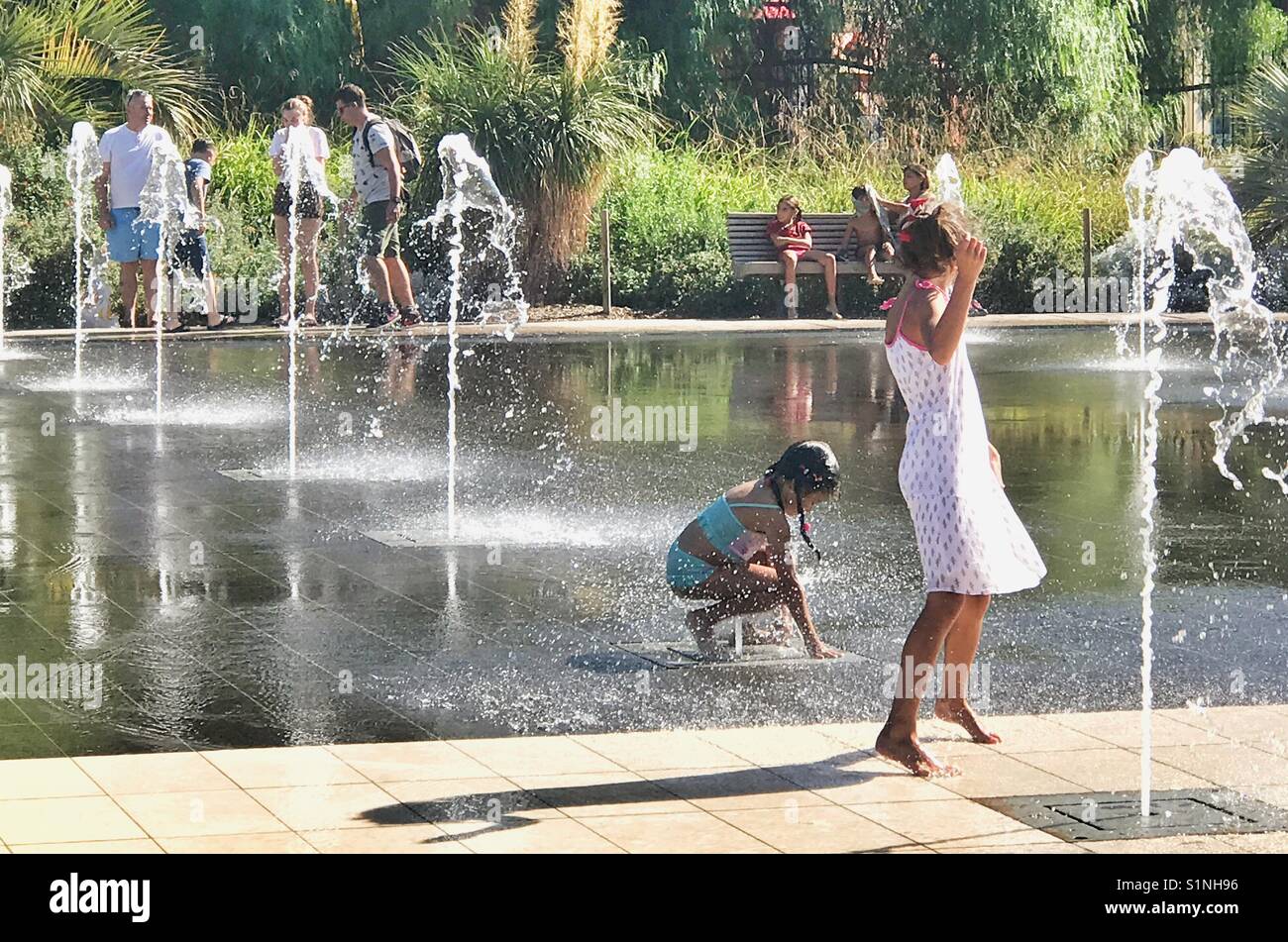 France children playing with water hi-res stock photography and images ...