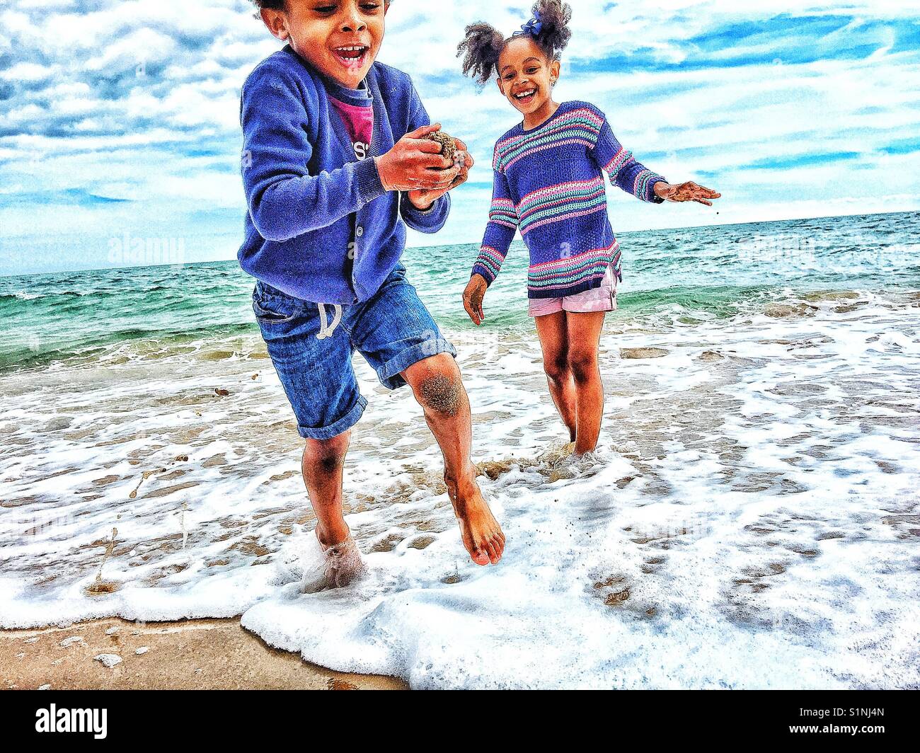 Multicultural kids playing hi-res stock photography and images - Alamy
