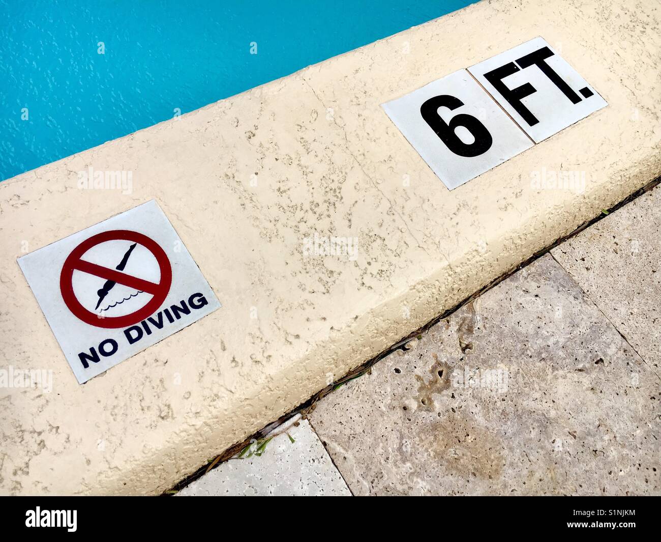 Pool signage hi-res stock photography and images - Alamy