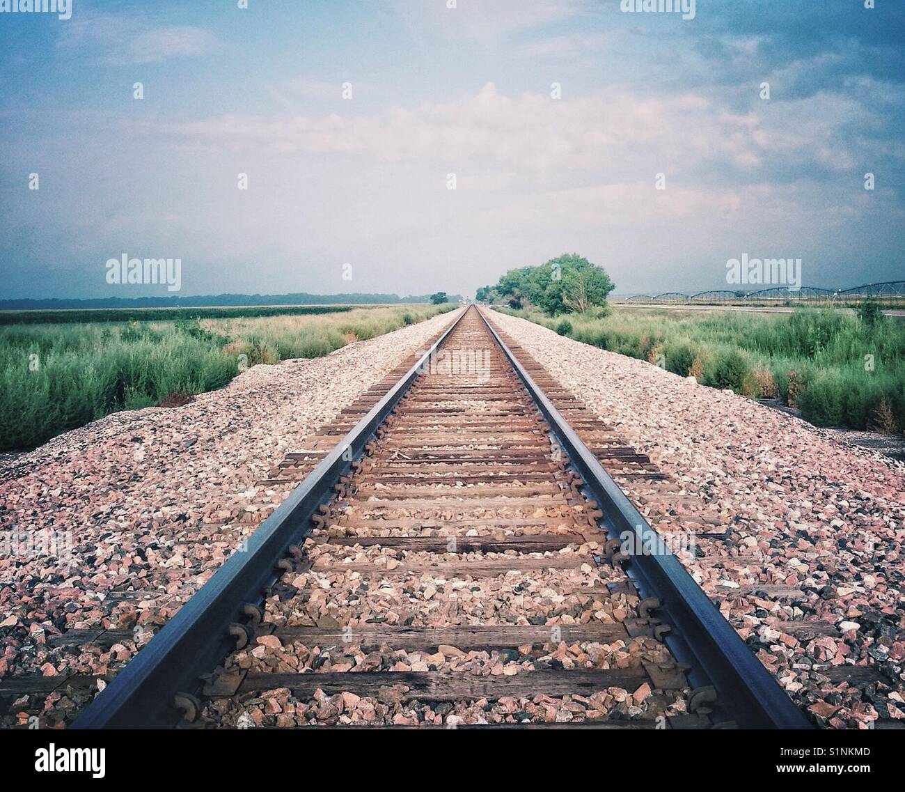 Railroad tracks to nowhere hi-res stock photography and images - Alamy