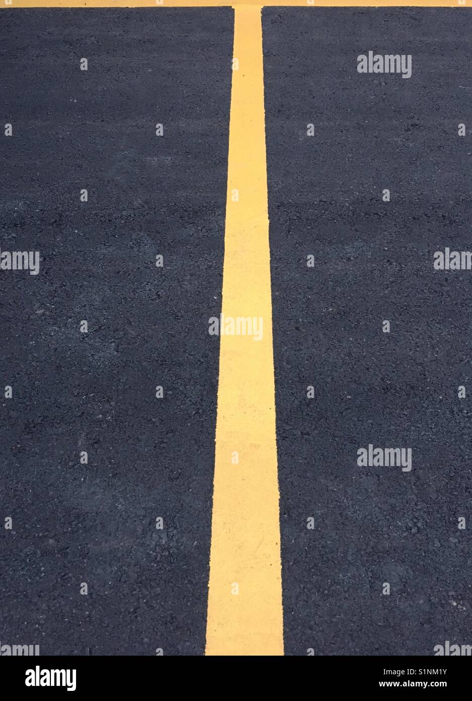 Parking lines hi-res stock photography and images - Alamy