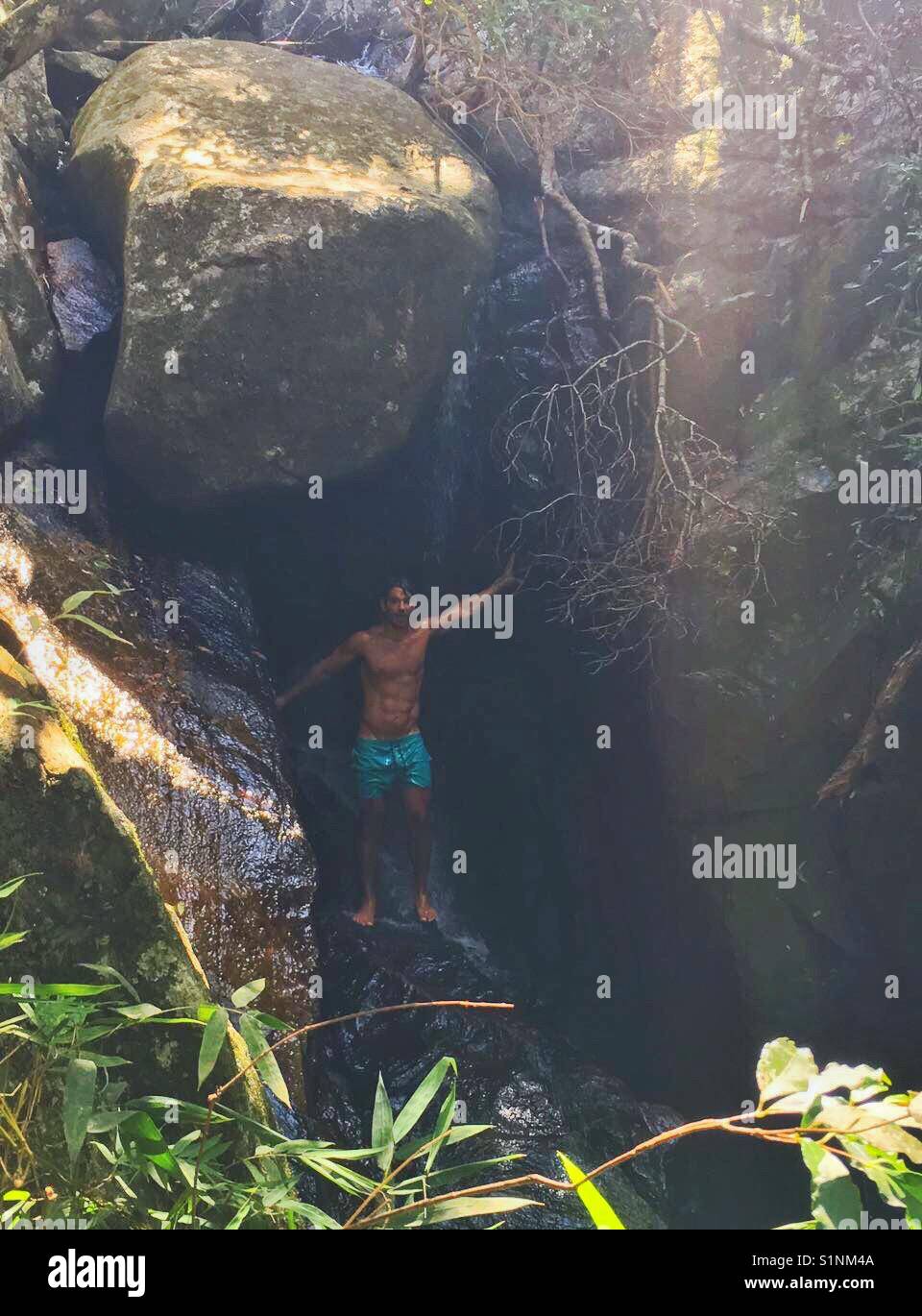 Cave man hi-res stock photography and images - Alamy