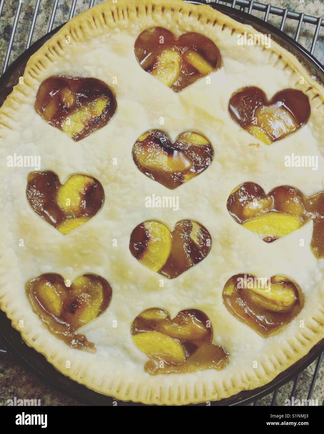 Pie crust design hi-res stock photography and images - Alamy