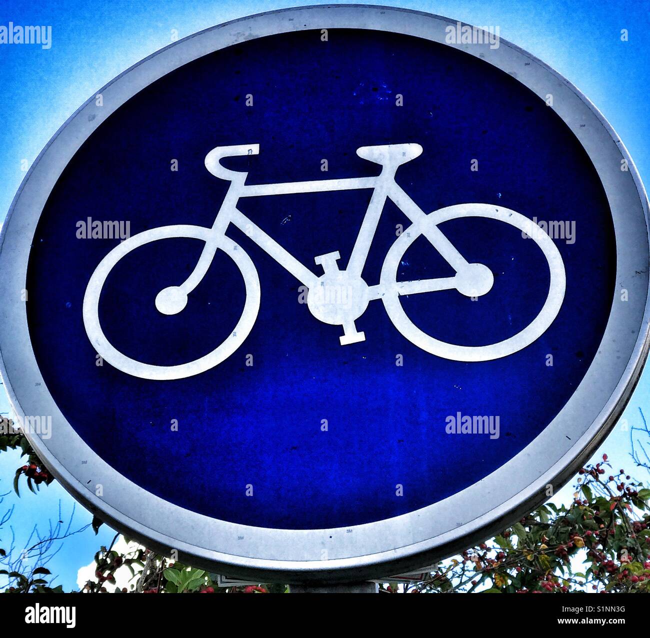 Cycling symbol hi-res stock photography and images - Alamy