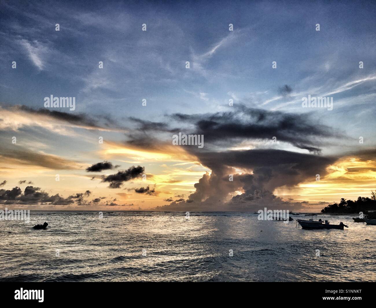 Dissipating cloud hi-res stock photography and images - Alamy