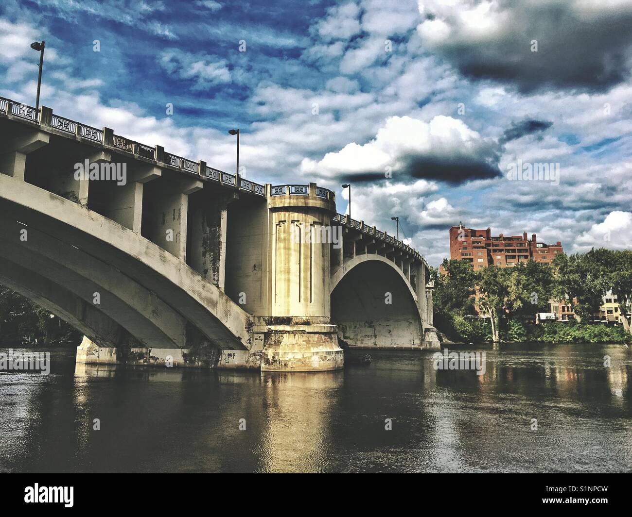 Bridge in minneapolis minnesota hi-res stock photography and images - Alamy