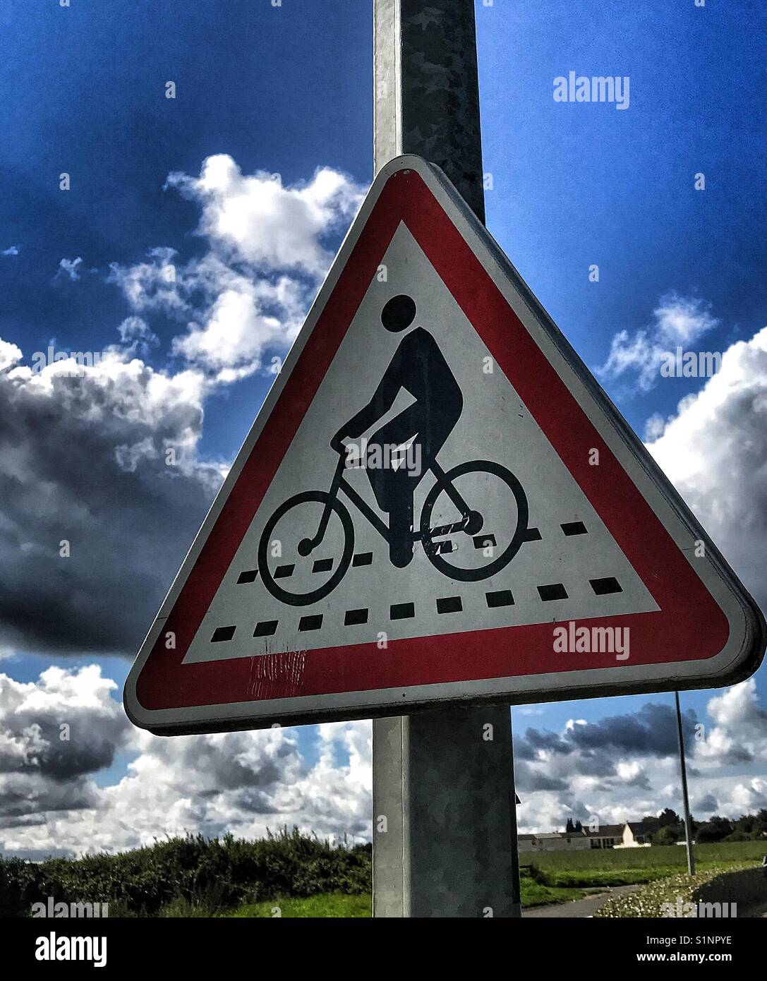 Cycling allowed sign hi-res stock photography and images - Alamy