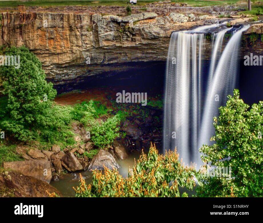 Ledge waterfall hi-res stock photography and images - Alamy