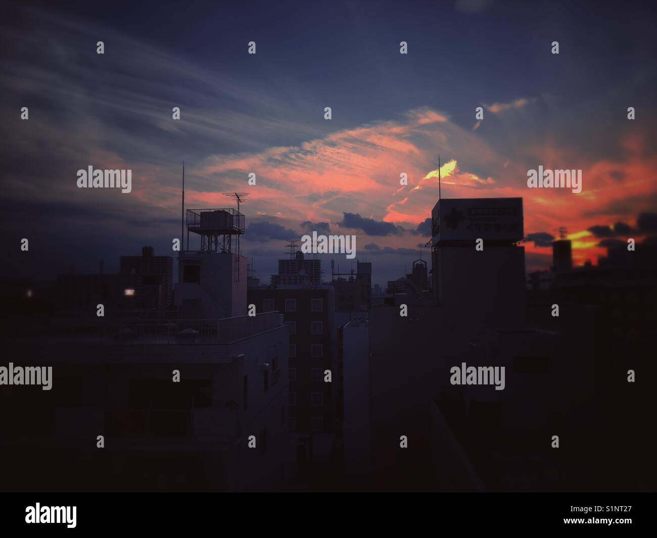 Sunset in tokyo japan hi-res stock photography and images - Alamy