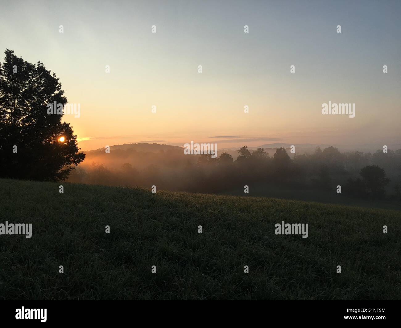 Fall sunrise hi-res stock photography and images - Alamy