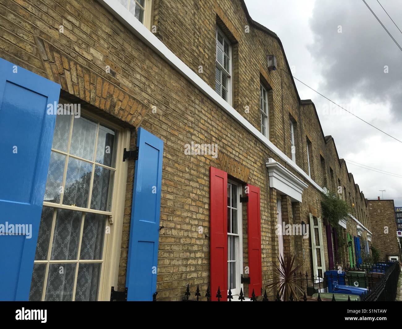 London row houses hi-res stock photography and images - Alamy