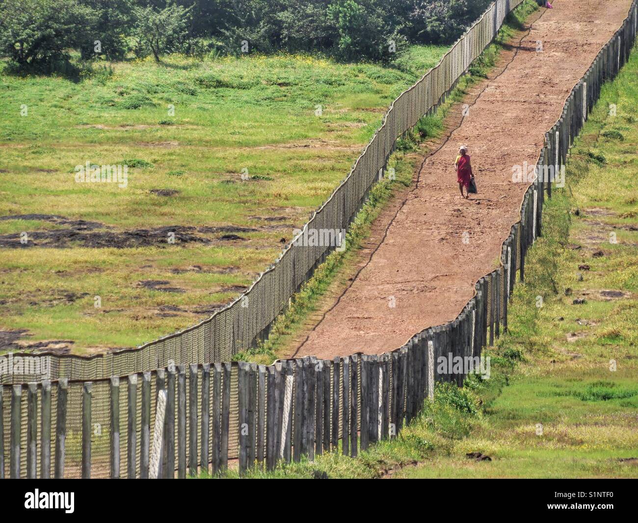The long walk to work Stock Photo - Alamy