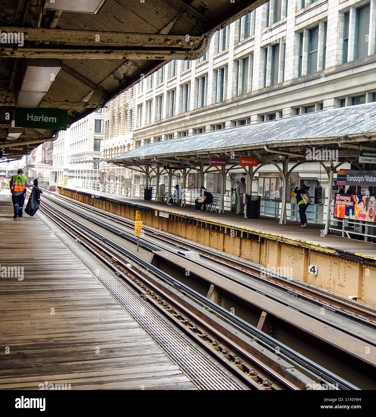 Chicago tram hi-res stock photography and images - Alamy