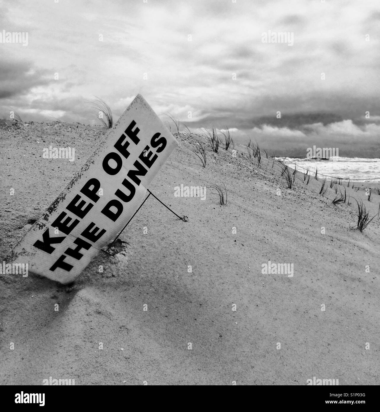 Keep off sand dunes hi-res stock photography and images - Alamy