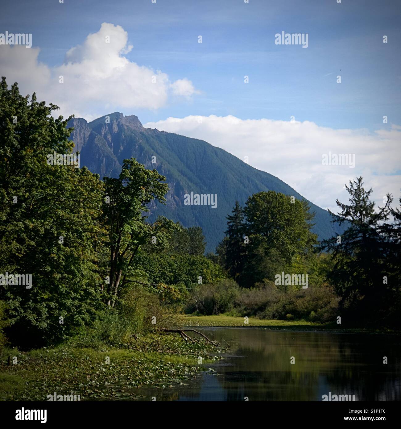 Mount si hi-res stock photography and images - Alamy