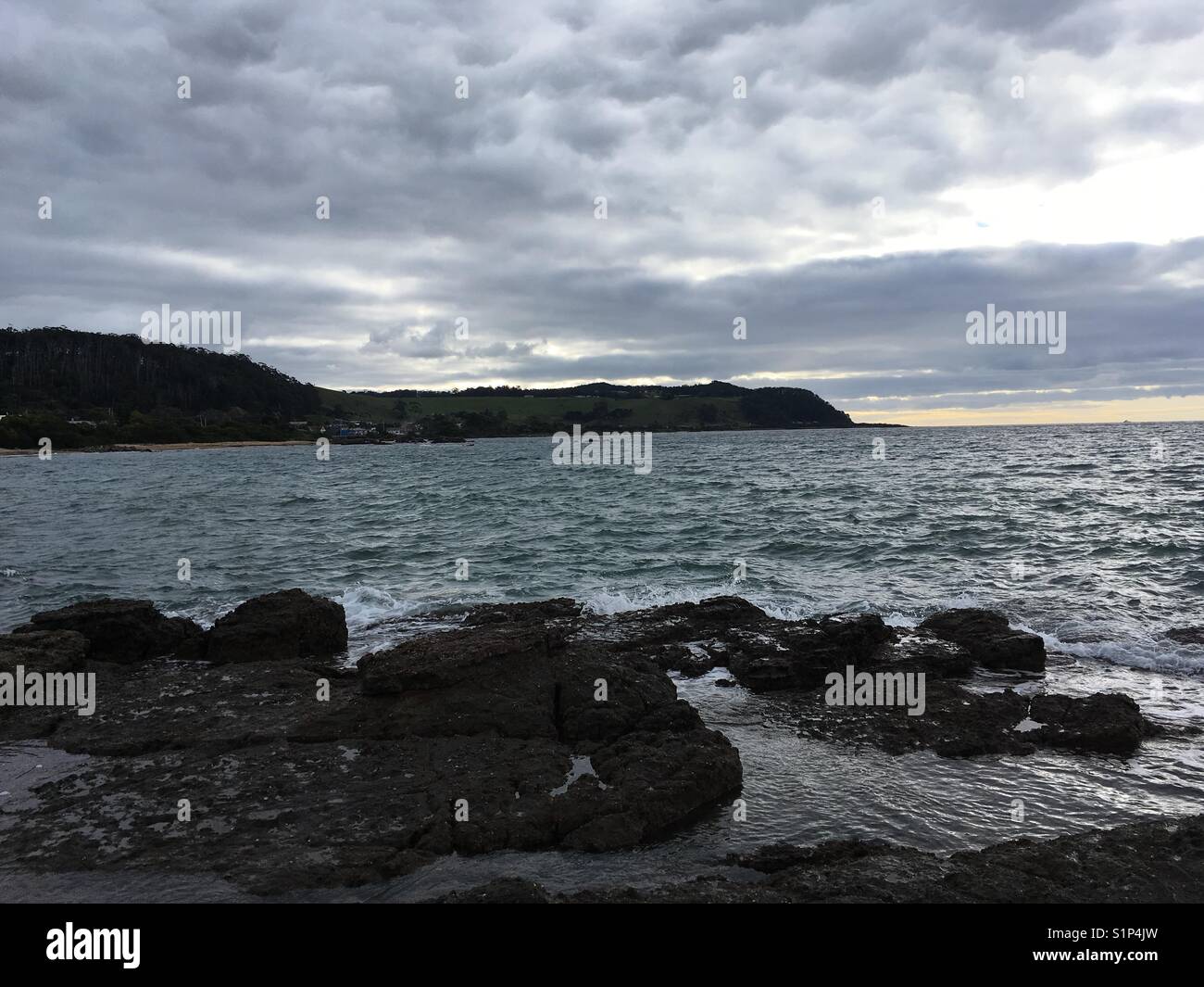 Rocks and water hi-res stock photography and images - Alamy