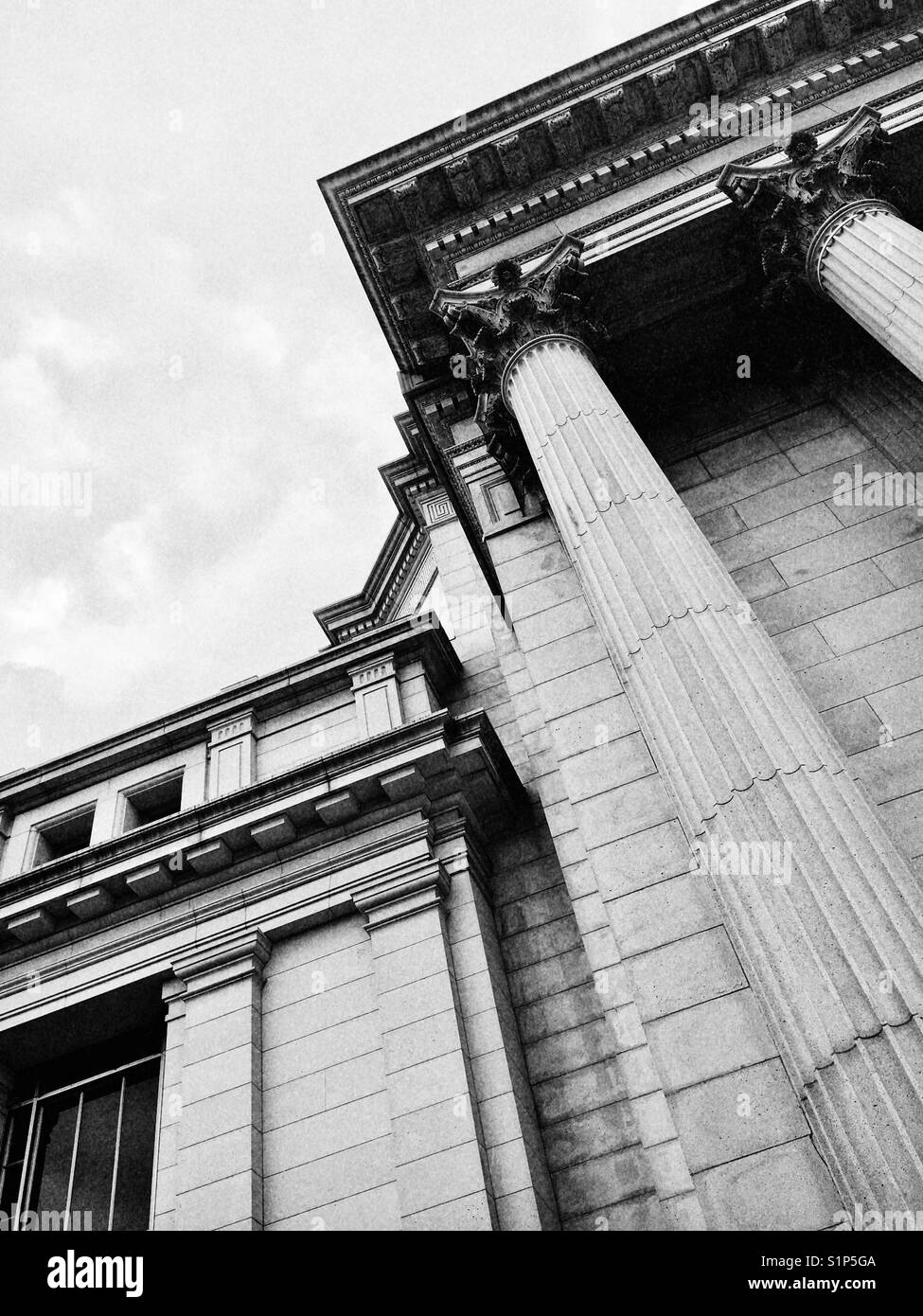 Neoclassical architecture corinthian columns Black and White Stock ...