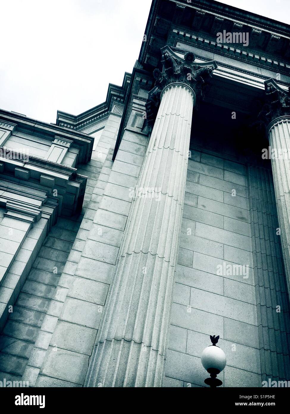 Tall columns classic hi-res stock photography and images - Alamy