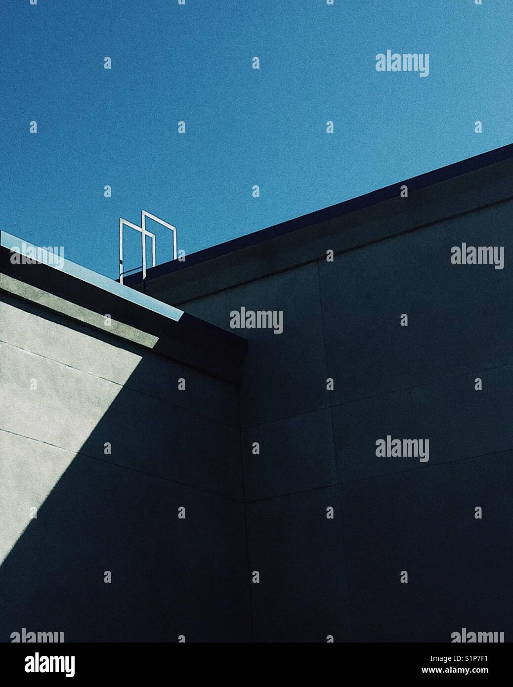 Shadow building architecture hi-res stock photography and images - Alamy