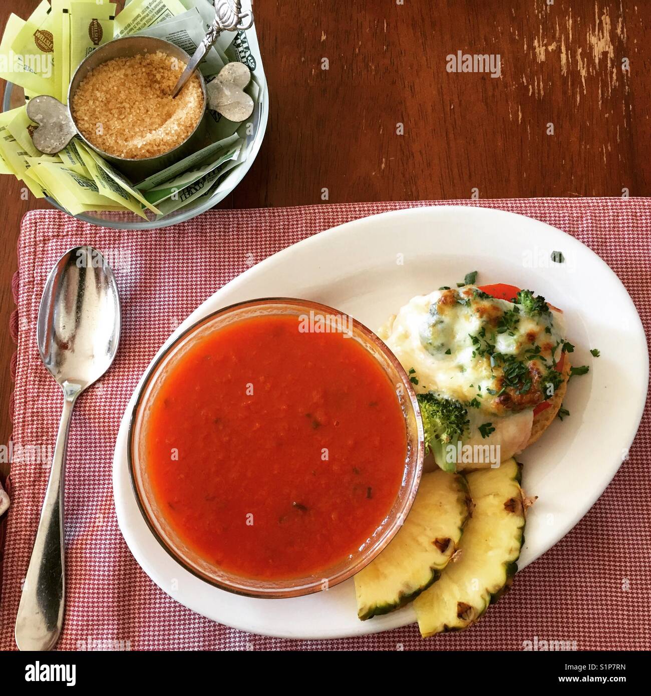 Brunch-ing with the girls Stock Photo - Alamy