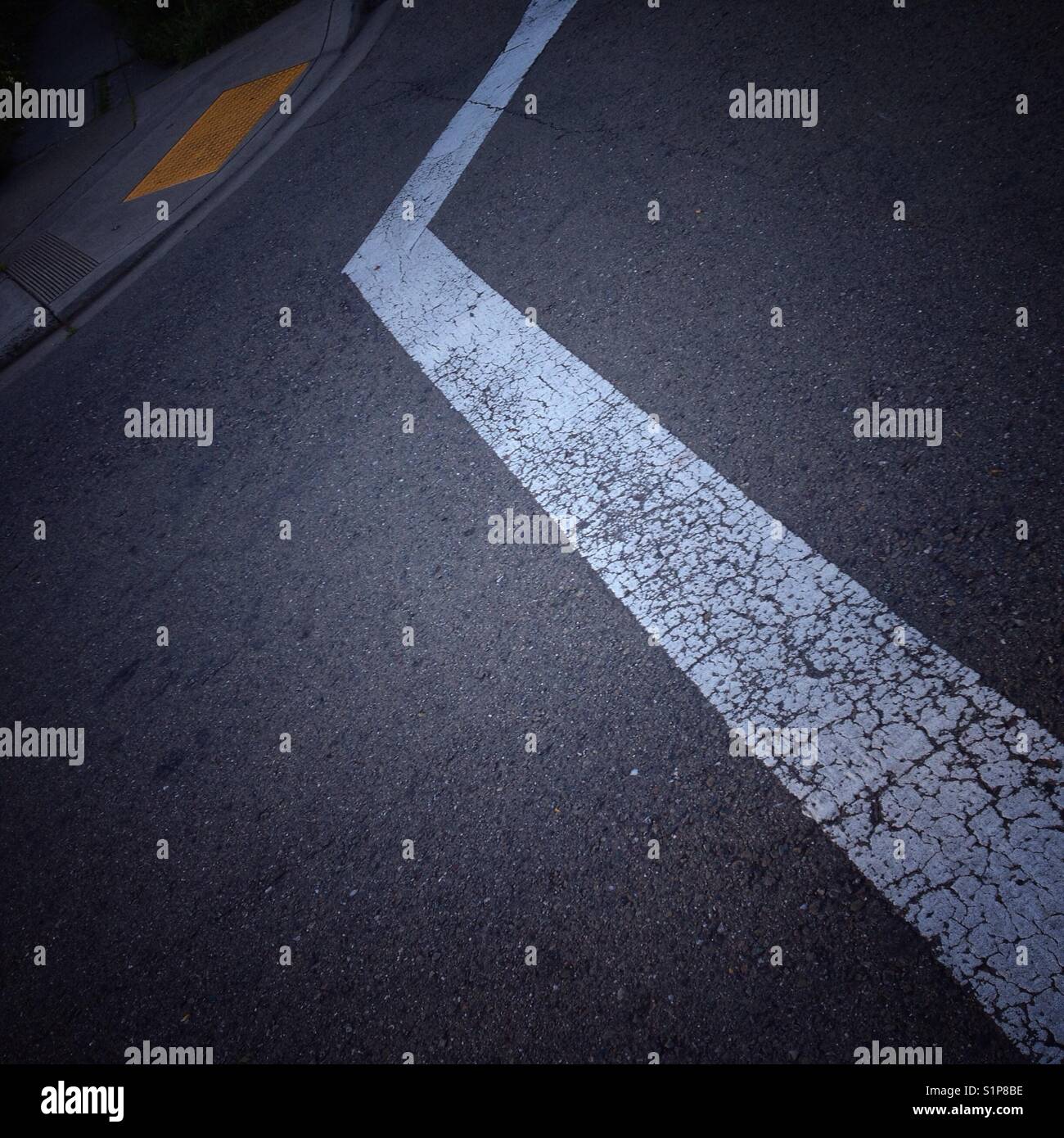 Street marking hi-res stock photography and images - Alamy