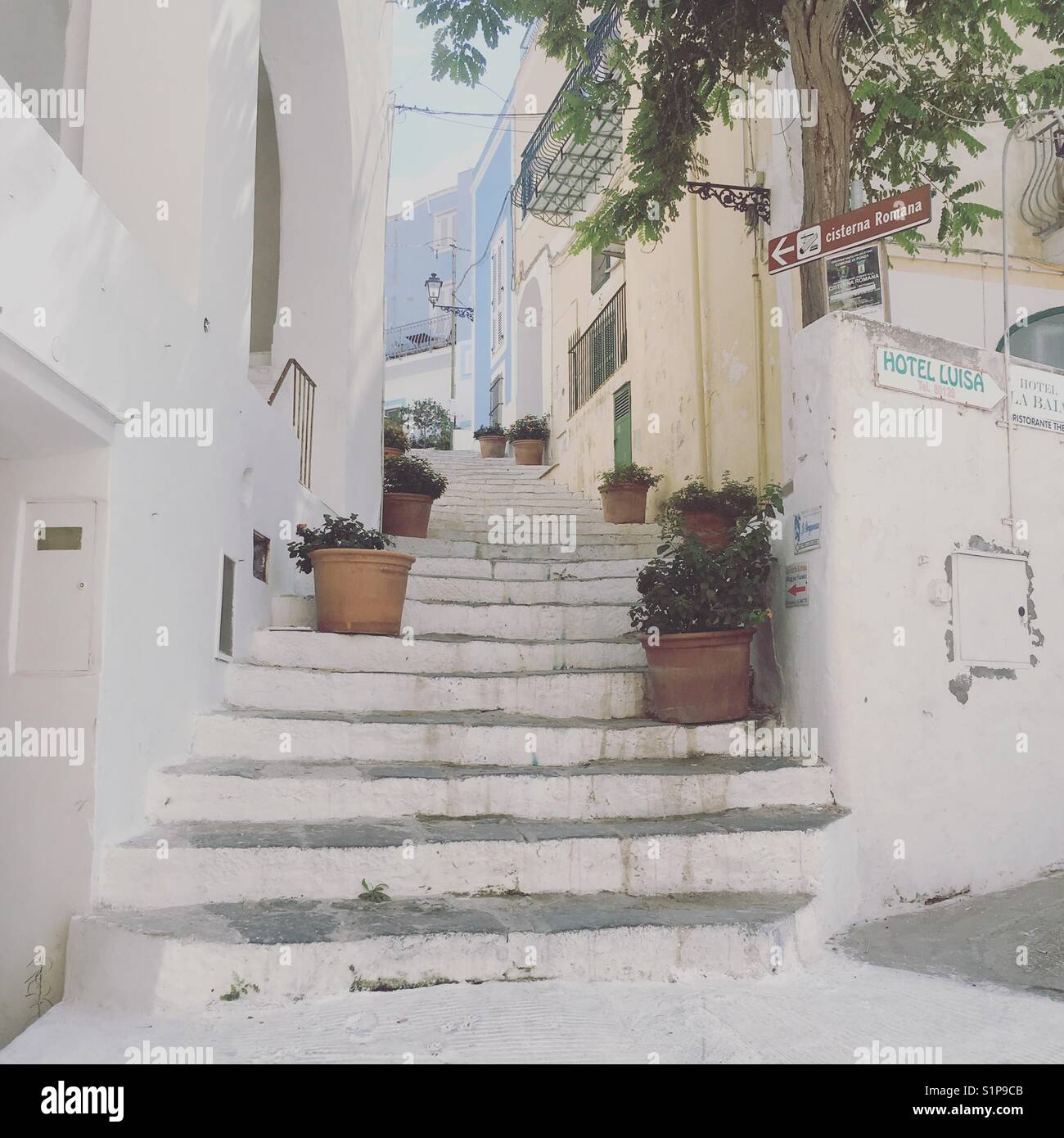 Whitewash buildings hi-res stock photography and images - Alamy