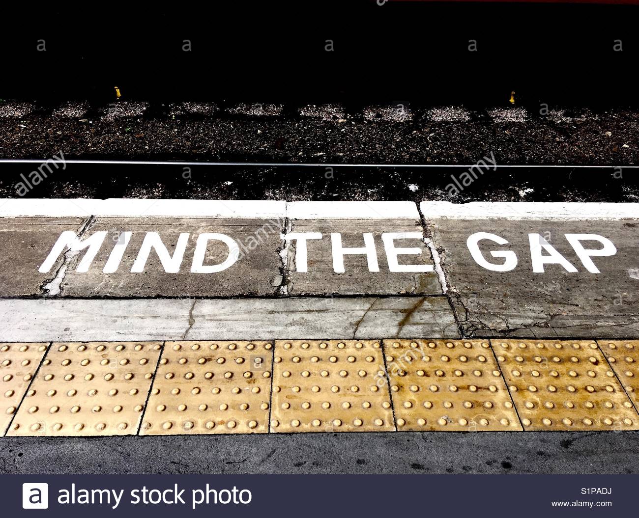 Mind The Gap Sign Stock Photos & Mind The Gap Sign Stock Images - Alamy