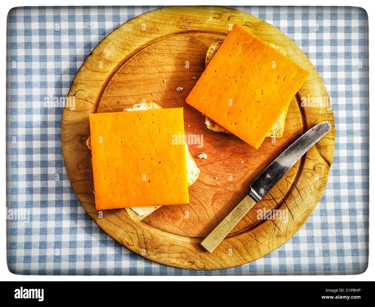 British cheese roll hi-res stock photography and images - Alamy
