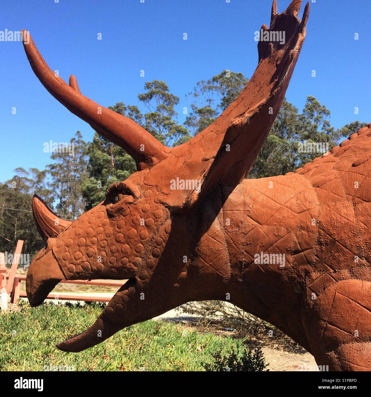 Metal dinosaur sculpture, Spanish Town Shops, Half Moon Bay, California ...