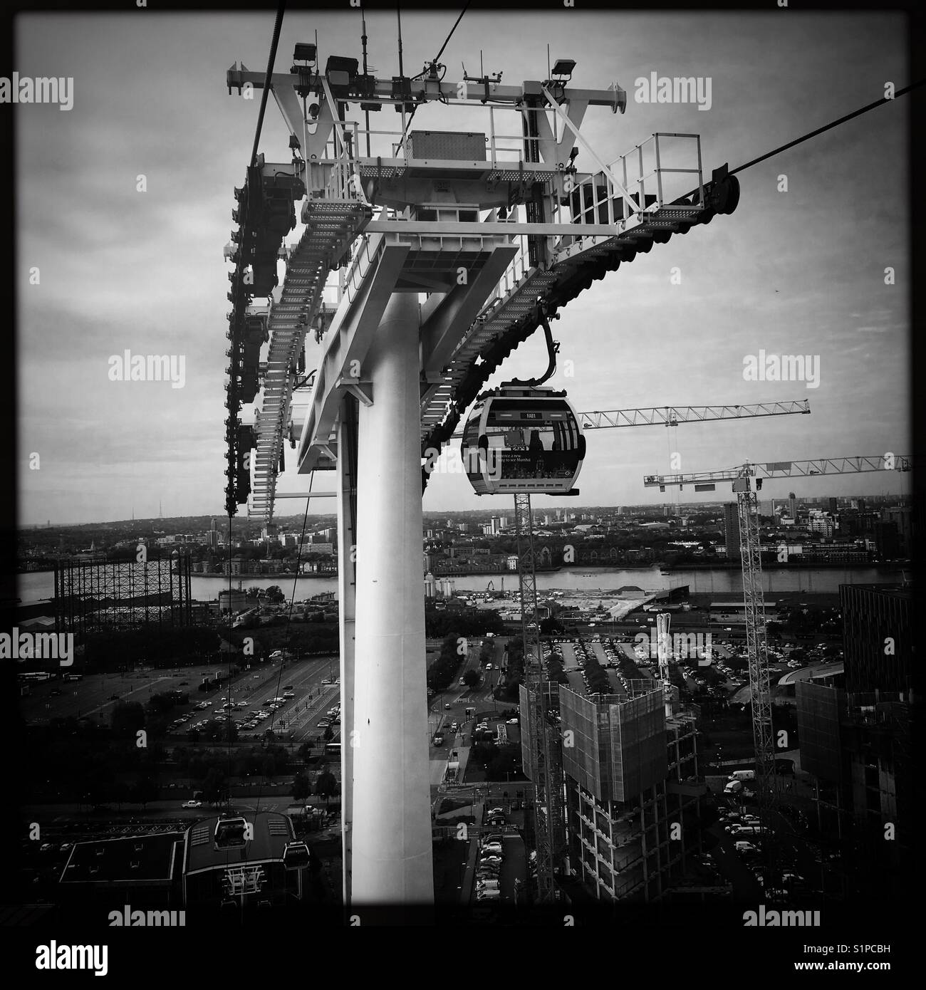 O2 cable car hi-res stock photography and images - Alamy