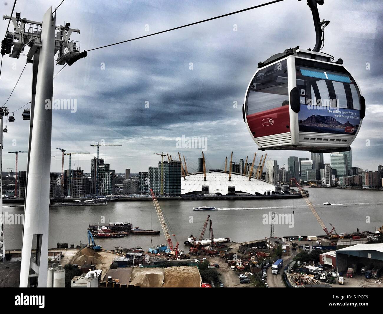 Emirates Air Line capsule over the O2 Stock Photo - Alamy