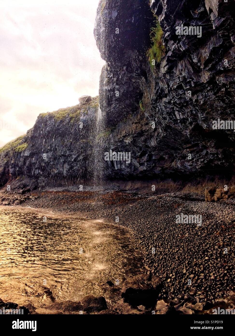 Small cave waterfall hi-res stock photography and images - Alamy