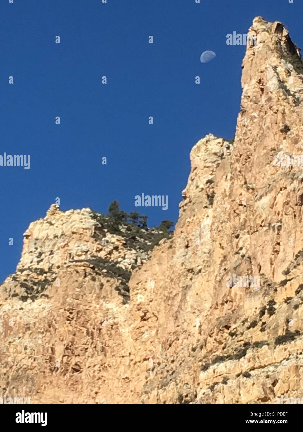 Moon rocks hi-res stock photography and images - Alamy