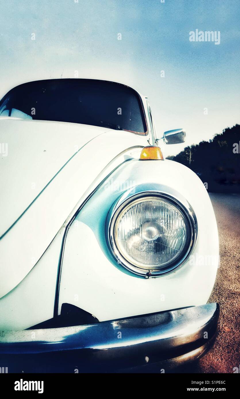 Iconic white volkswagen beetle car hi-res stock photography and images ...