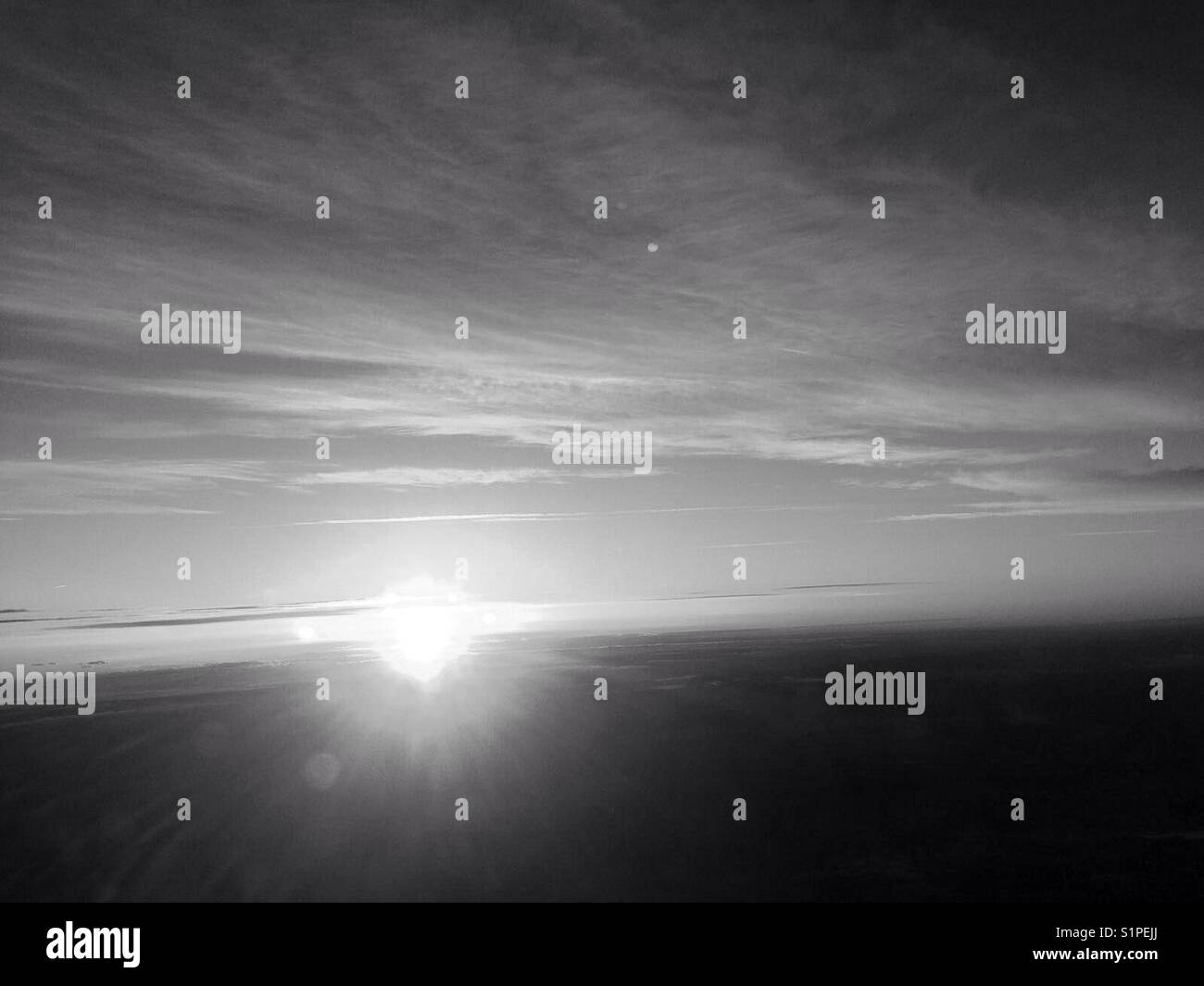 Plane and sun hi-res stock photography and images - Alamy