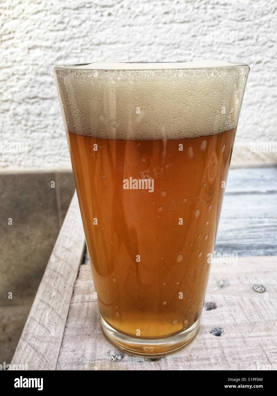 Drops dripping hi-res stock photography and images - Alamy