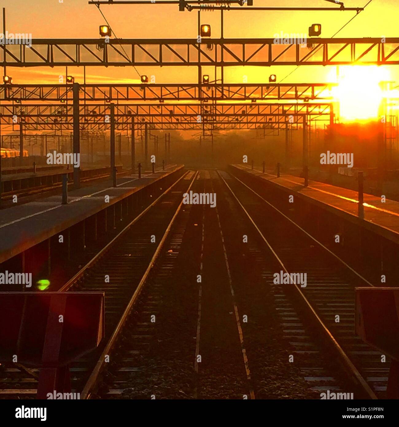 Sun rail train hi-res stock photography and images - Alamy