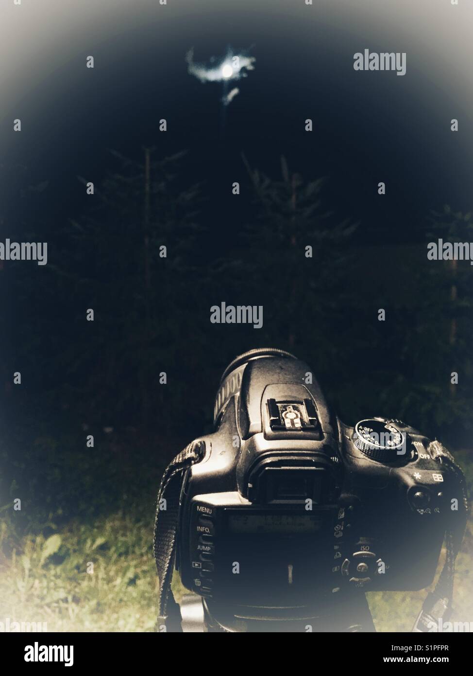 Shooting for the moon hi-res stock photography and images - Alamy