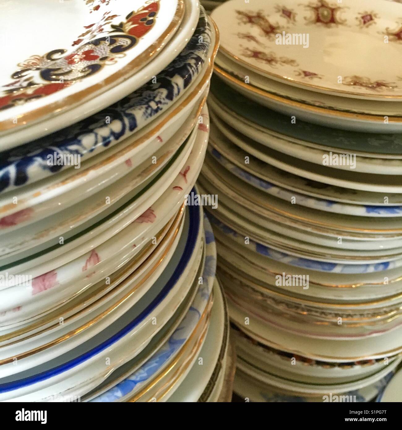 Stacked Plates Stock Photos & Stacked Plates Stock Images - Alamy