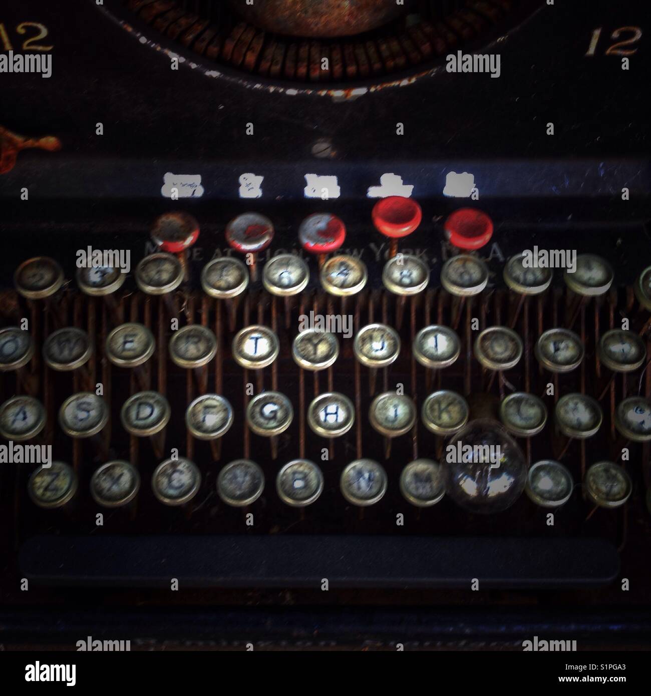 Antique typewriter keys hi-res stock photography and images - Alamy