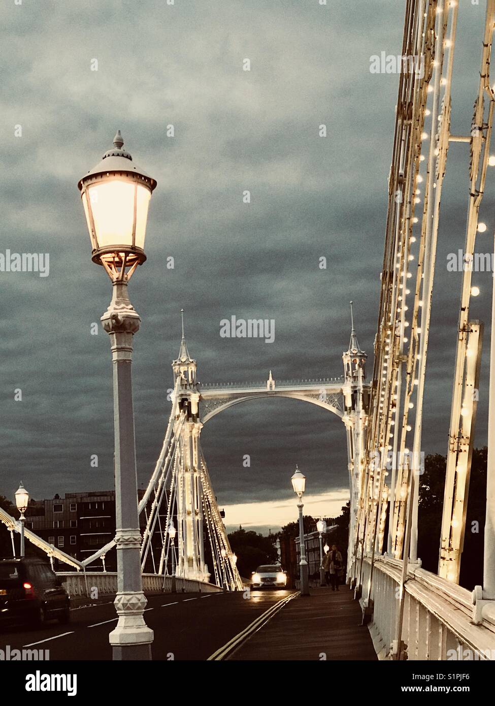 Albert bridge at night hi-res stock photography and images - Alamy