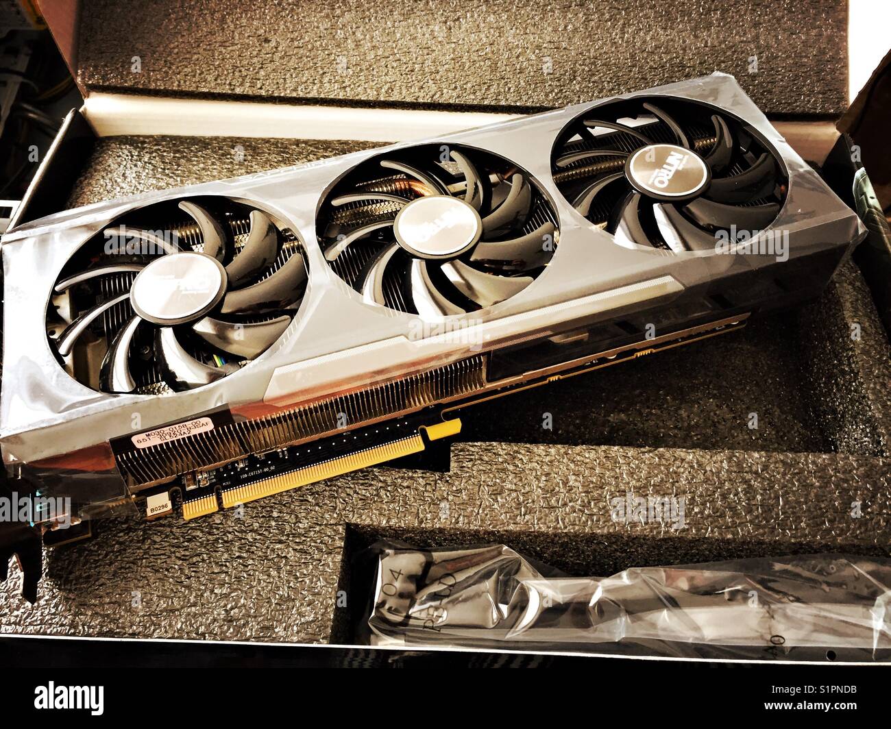 Graphic card hi-res stock photography and images - Alamy