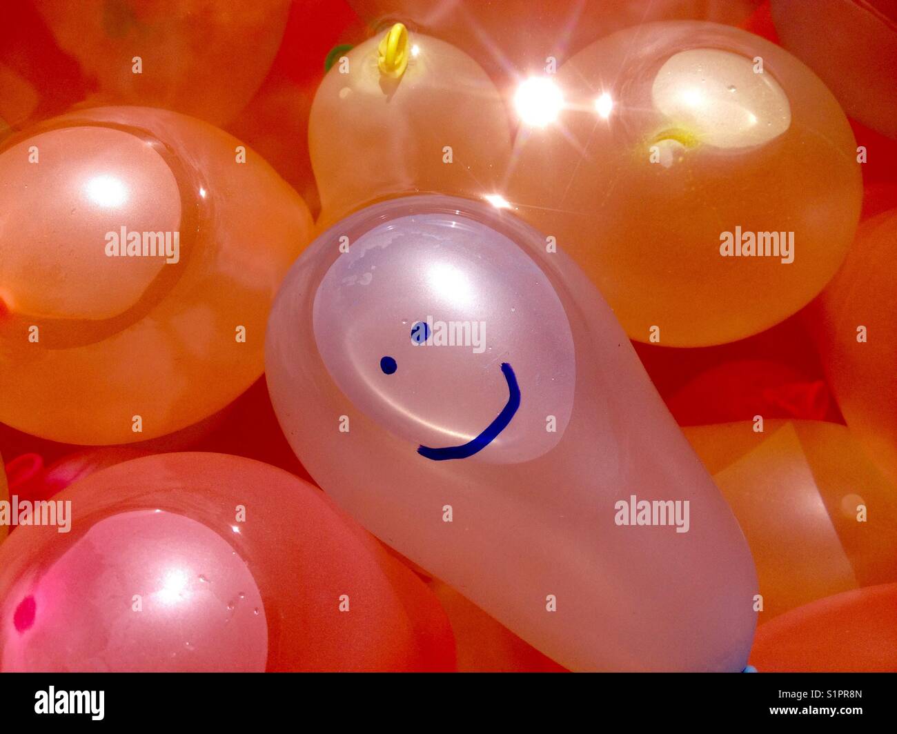 Water balloon balloons hi-res stock photography and images - Alamy