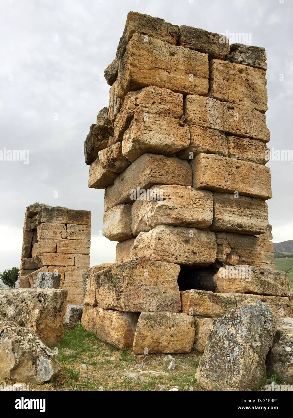 Block rocks hi-res stock photography and images - Alamy