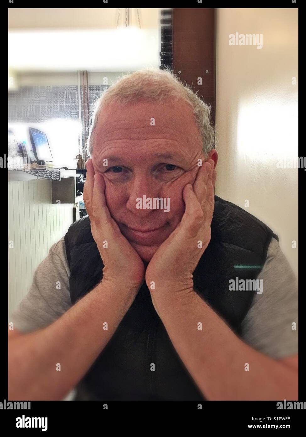 Relaxed face hi-res stock photography and images - Alamy